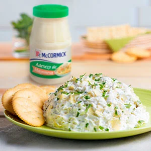 Dip de alcachofa con aderezo de mayonesa McCormick